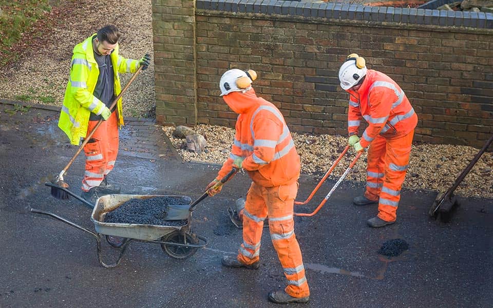 What steps are involved in making a tarmac road – Swift Surfacing